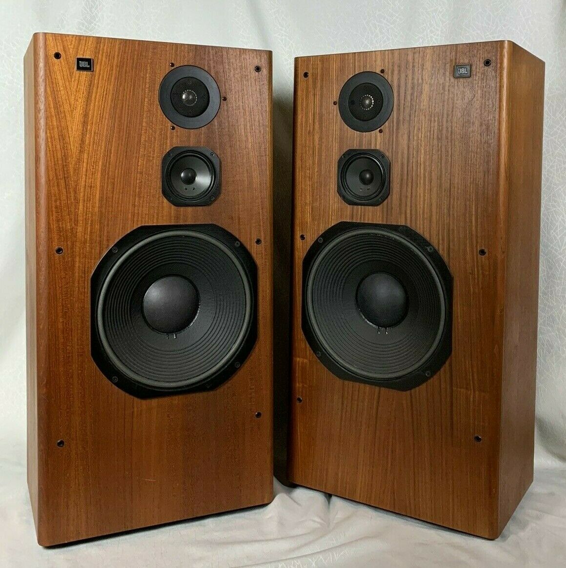 JBL 240Ti SPEAKERS - BEAUTIFUL & SOUND SUPERB – The Vintage Audio Shop